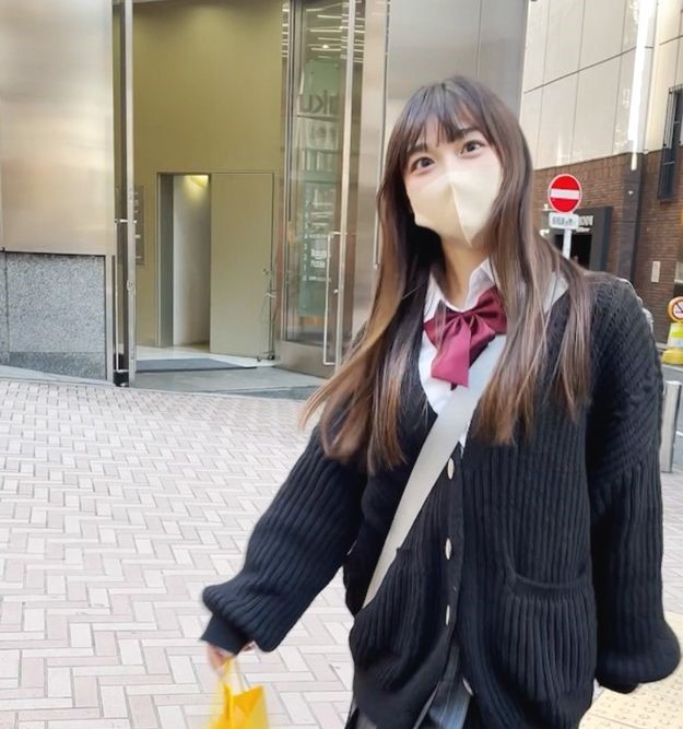 【限定公開中】6月芸能活動スタート”ミス〇〇”ファイナリスト進出の18歳正統派美女と中出しハメ撮り旅行。|oLAXD.com